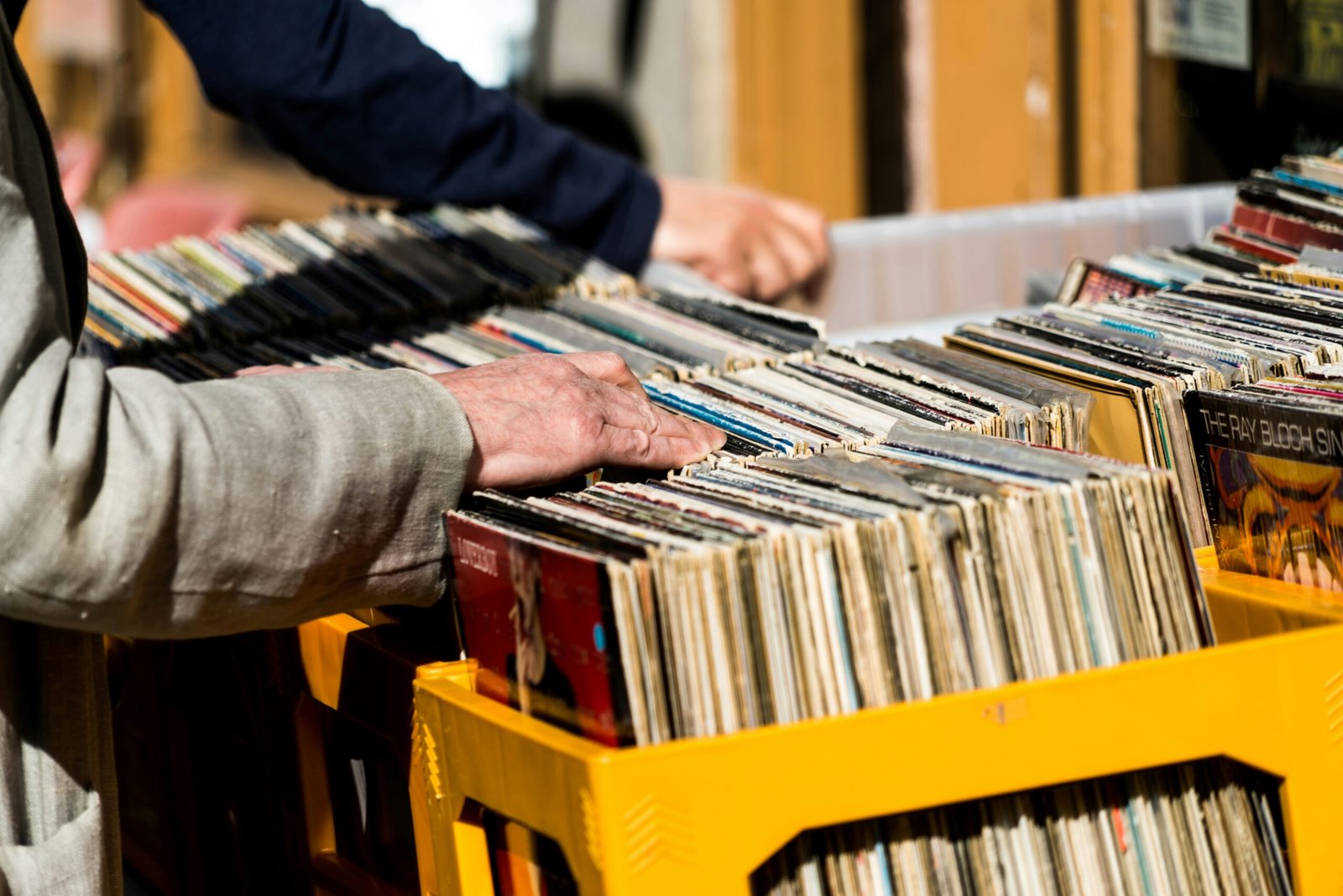 VINYL COMEBACK: Why Is Gen Z Crazy About Analog Sound? - INSITE