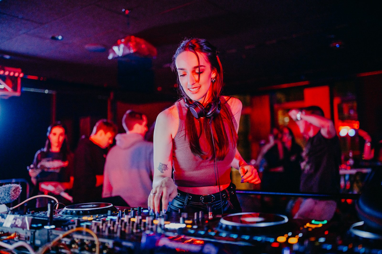 GUESTMIX #40: Elena Mikac - INSITE